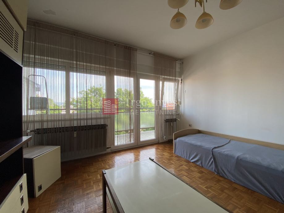 A. ŠTAMPARA - jednosoban stan 35 m2, IV, centralno (prodaja)