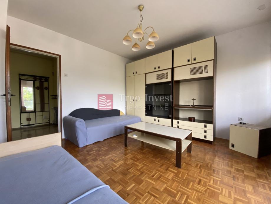 A. ŠTAMPARA - jednosoban stan 35 m2, IV, centralno (prodaja)