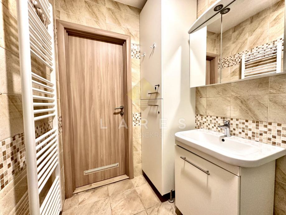 STAN 50m2 CENTAR-PRIMORSKA ULICA-PRILIKA- (prodaja)