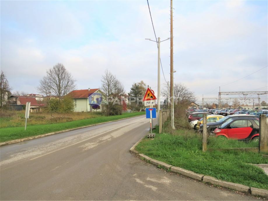 Atraktivno građevinsko zemljište - Dugo Selo, odlična lokacija - centa