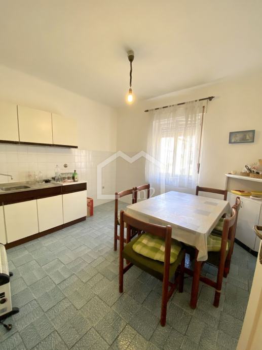 BAČVICE ODLIČNA LOKACIJA DVOSOBAN - VISOKI PLAFONI (prodaja)