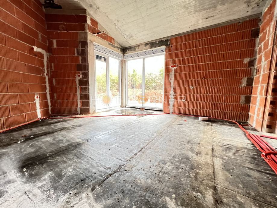 Barban, Istra - 145m2 prizemnica sa uređenom park šumom (prodaja)