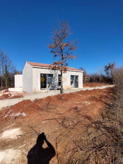 Barban, Istra - 145m2 prizemnica sa uređenom park šumom (prodaja)