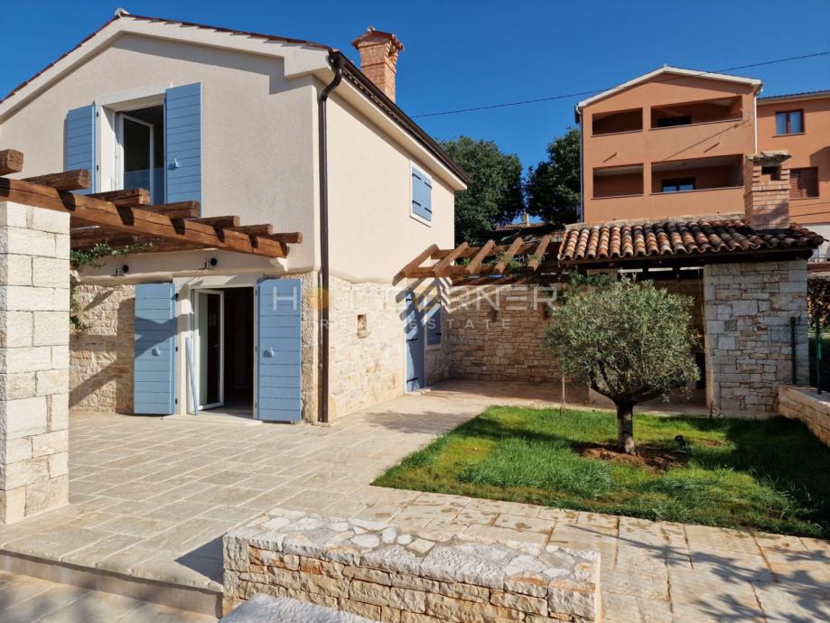 Barban, Istra - Čarobna kamena kuća s pogledom na prirodu (prodaja)