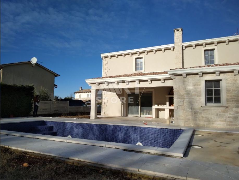 Barban - Villa sa bazenom (prodaja)