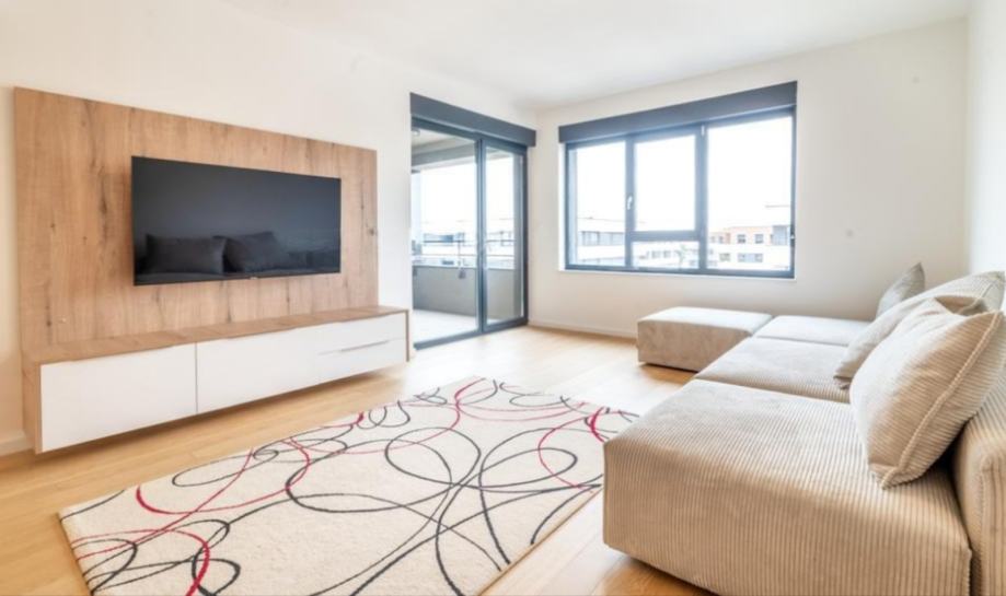 Bez provizije, PRVI najam, zona Arena centar, penthouse (iznajmljivanje)