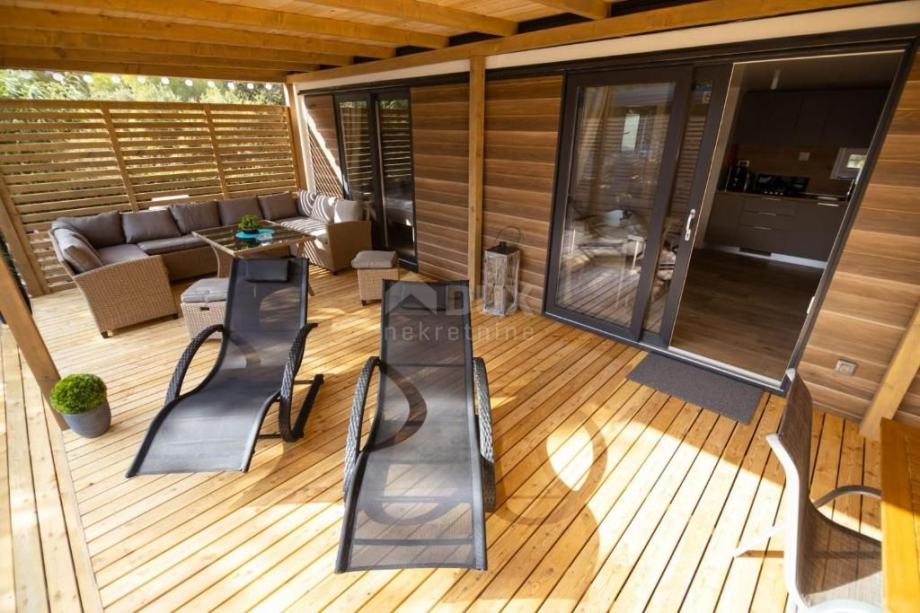 BIOGRAD NA MORU - kuća za ljetovanje (prodaja)