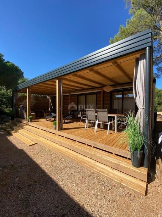 BIOGRAD NA MORU - kuća za ljetovanje (prodaja)