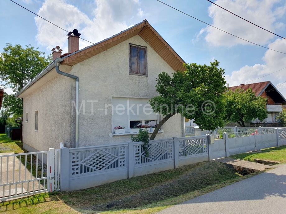 Bjelovar-bliža okolica, manja kuća, 93 m2 sa pomoćnim prostorijama ...