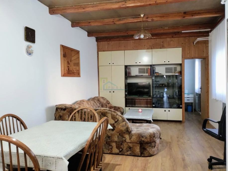 BOTINEC 88m2, P. Kvržice (4soban stan u prizemnici +parking +dvorište ...