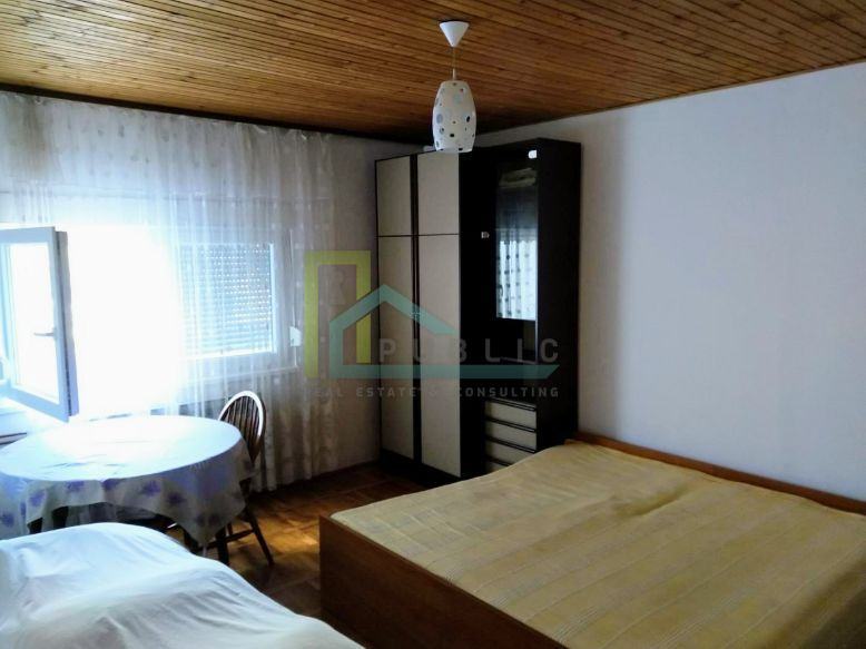 BOTINEC 88m2, P. Kvržice (4soban stan u prizemnici +parking +dvorište ...