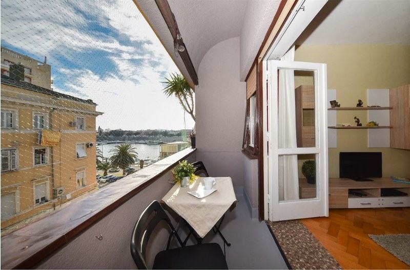 Branimir, stan 70 m2 sa pogledom na more (prodaja)