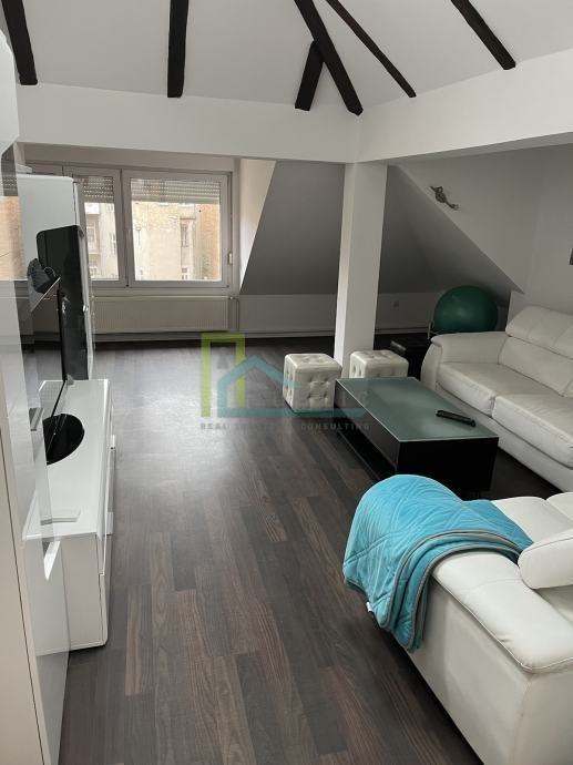 CENTAR 125m2, Cvjetni trg (luksuzan 4soban stan) (iznajmljivanje)