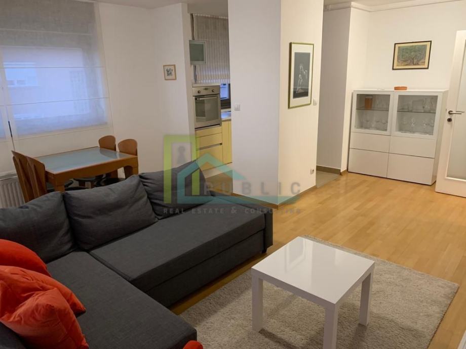 CENTAR 55 m2 (prekrasan 2soban stan + GPM) (iznajmljivanje)
