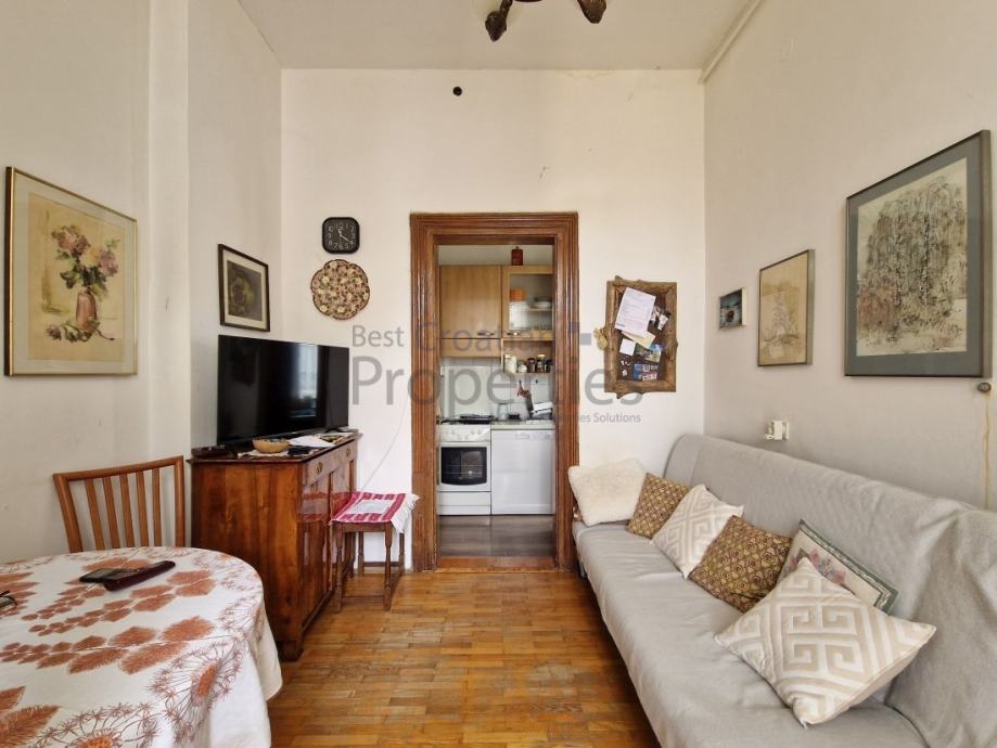 CENTAR - Britanski trg - MANJI 2-SOB. STAN OD 44,32 m2, 2/2 KAT (prodaja)