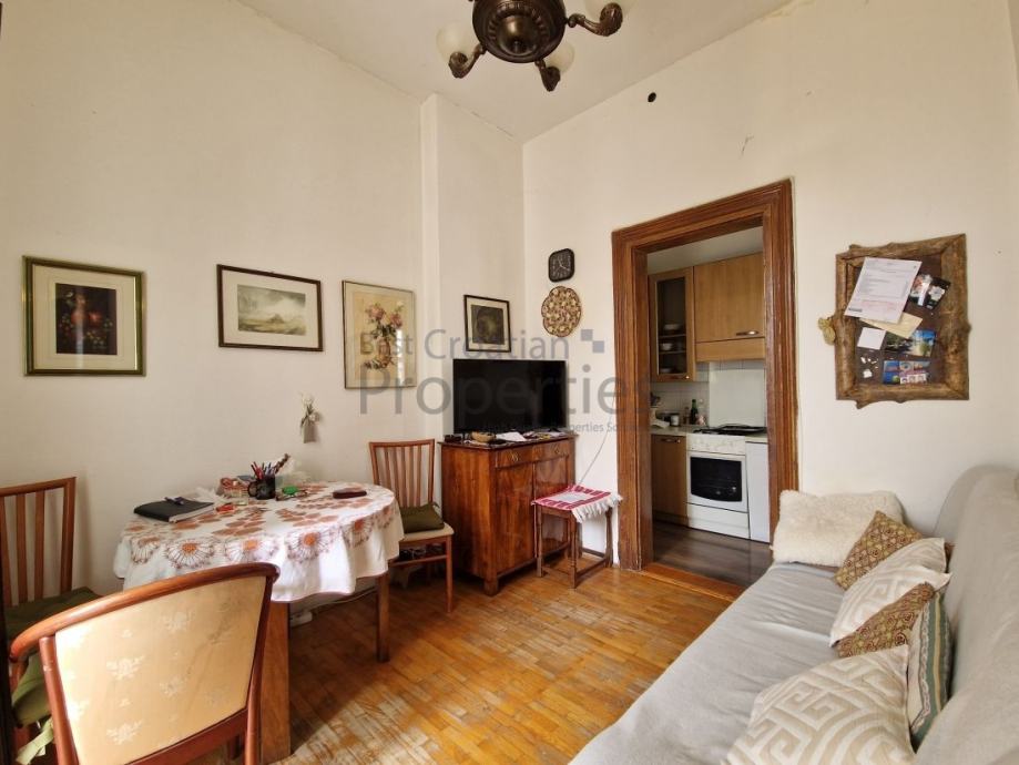 CENTAR - Britanski trg - MANJI 2-SOB. STAN OD 44,32 m2, 2/2 KAT (prodaja)