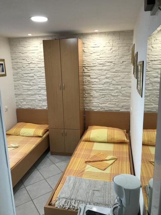 CENTAR GRADA 55M2 DVOSOBAN STAN STUDENTIMA STROGI CENTAR GRADA ...