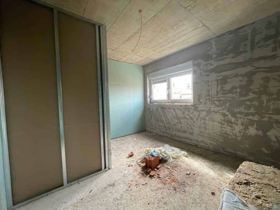CENTAR NOVOGRADNJA PENTHOUSE STAN 150.96 m2!!! (prodaja)