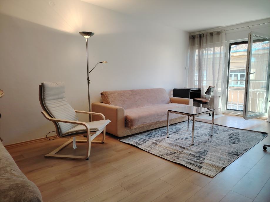 CENTAR, Primorska ulica, dvosoban stan, 60m2 (iznajmljivanje)