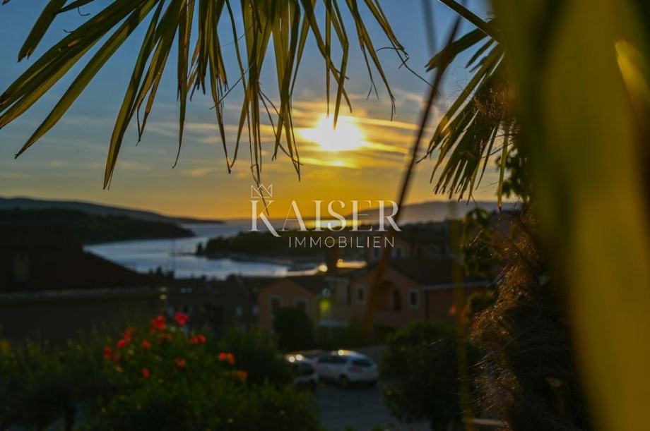 Cres - predivna vila s bazenom (prodaja)