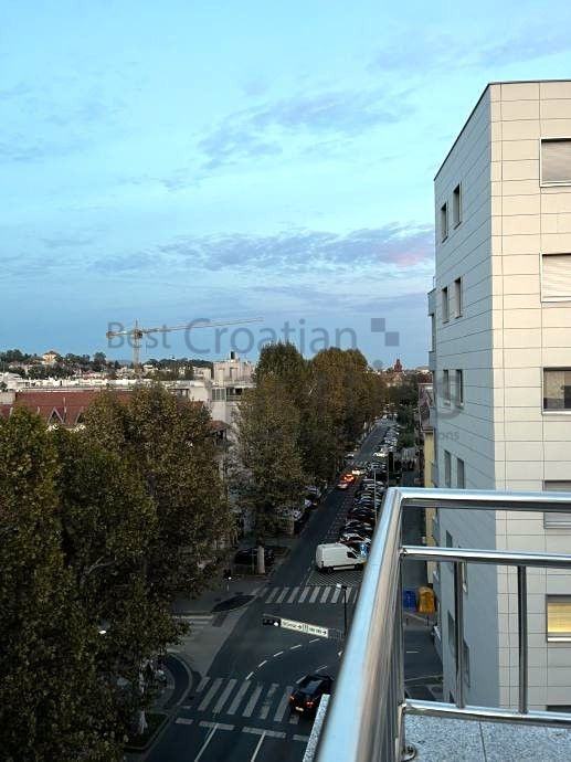 ČRNOMEREC (Grada Mainza) - LUX. 5-SOB PENTHOUSE 150m2 (GARAŽA ...