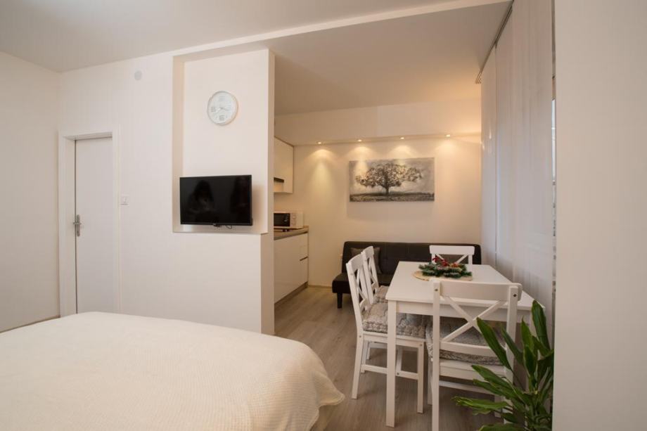 ČRNOMEREC, JEDNOSOBAN STAN - 30 m2 (iznajmljivanje)