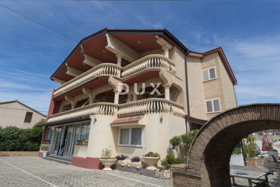 DALMACIJA, VODICE - Villa Bougainvillea u srcu grada (prodaja)