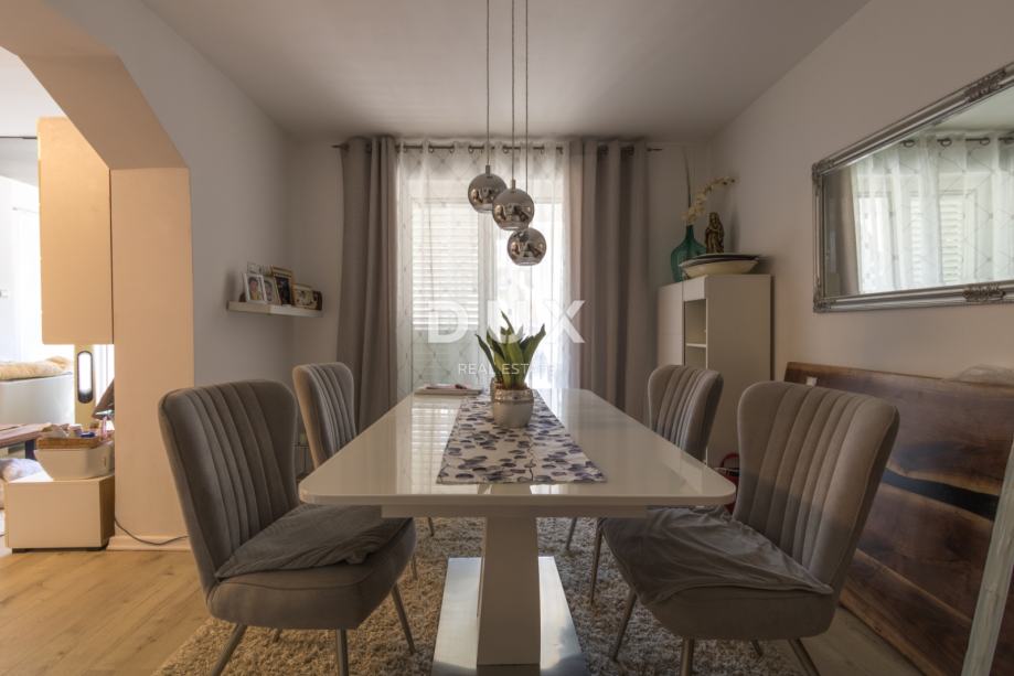 DALMACIJA, VODICE - Villa Bougainvillea u srcu grada (prodaja)