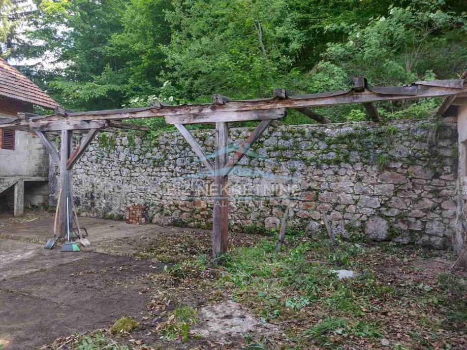 DRAGULJ NA KORANI - kuća+54000 m2