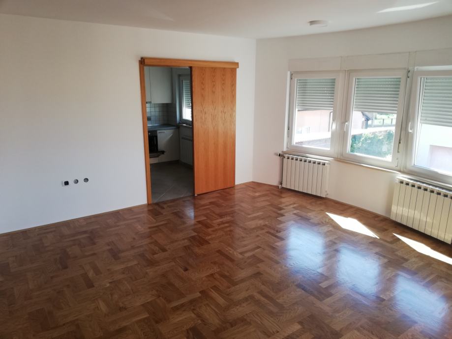 DUGAVE, TROSOBNI STAN/POSLOVNI PROSTOR, 103m2, 500€ (iznajmljivanje)