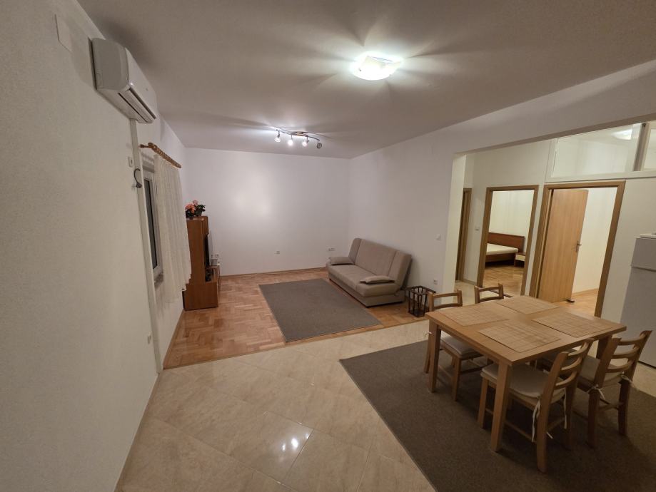 DUGOROCNO - dvosobni stan - 65 m2 (iznajmljivanje)