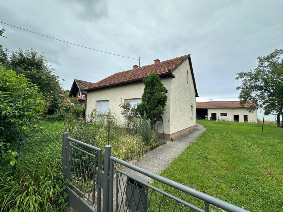 Dvije parcele za gradnju kuća ili stambenih zgrada