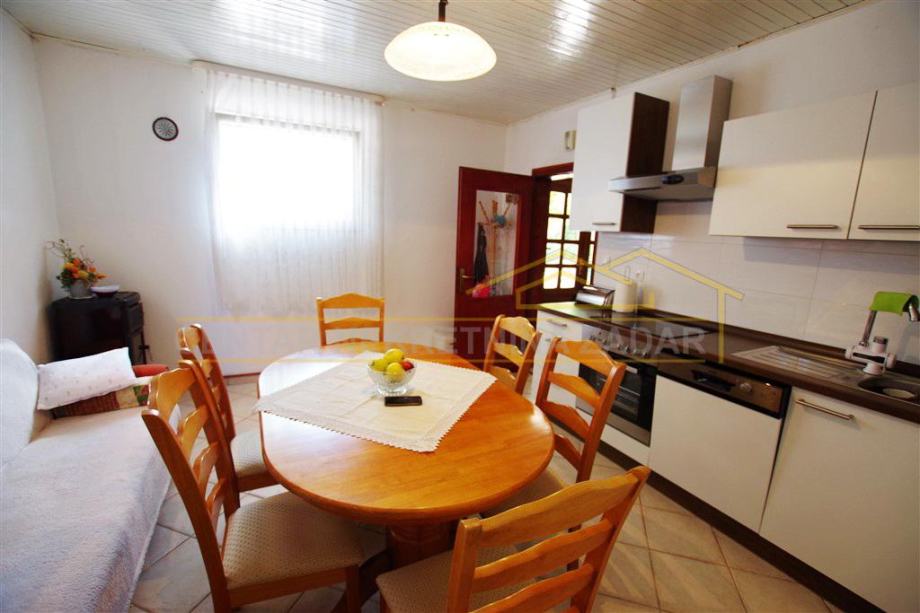 Biograd - dvojna kuća 100 m od plaže (prodaja)