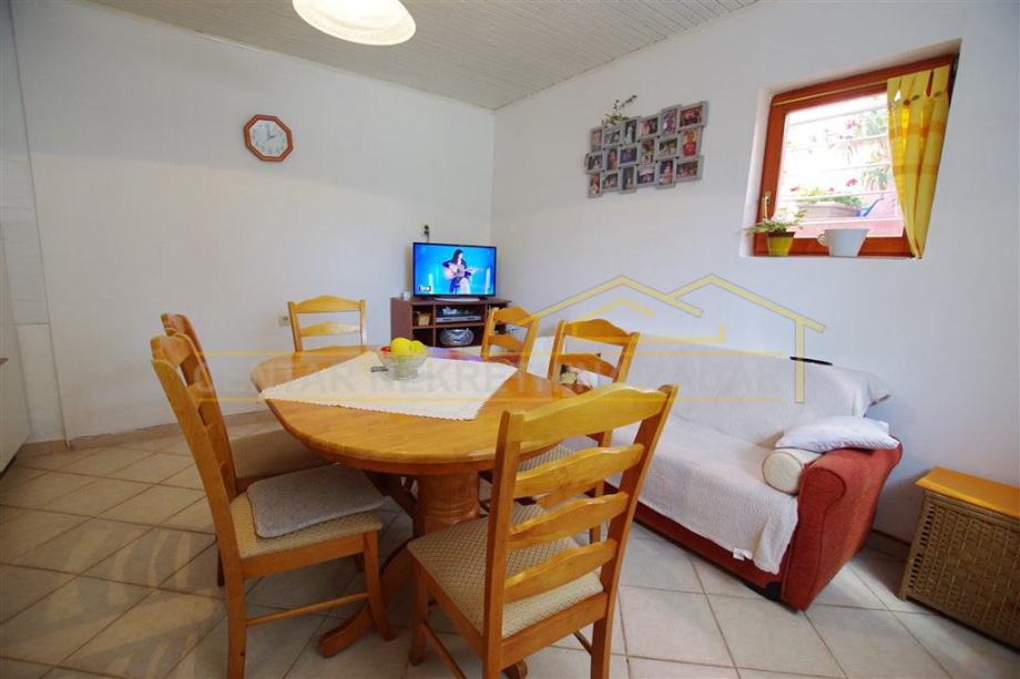 Biograd - dvojna kuća 100 m od plaže (prodaja)