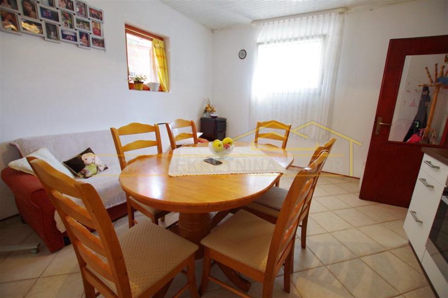 Biograd - dvojna kuća 100 m od plaže (prodaja)