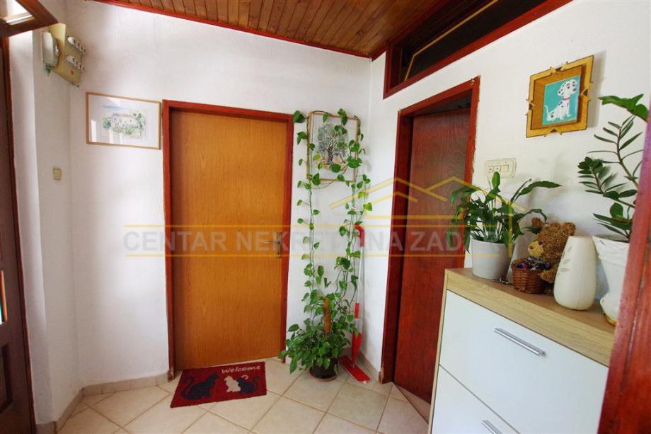 Biograd - dvojna kuća 100 m od plaže (prodaja)