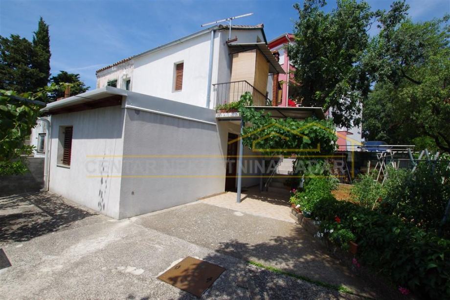 Biograd - dvojna kuća 100 m od plaže (prodaja)