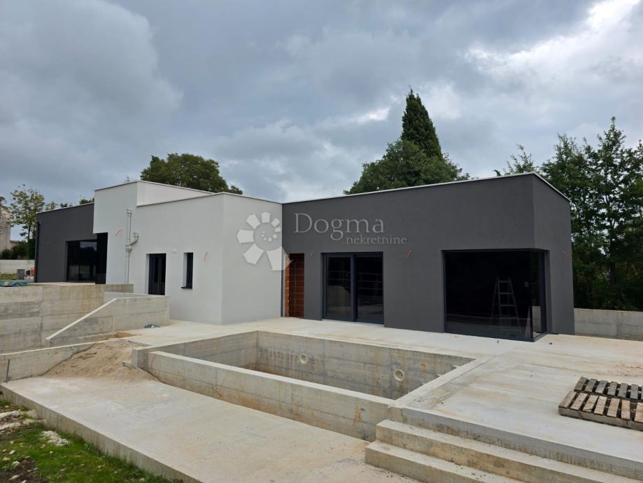 Dvojne kuće sa grijanim bazenima - Barban (prodaja)