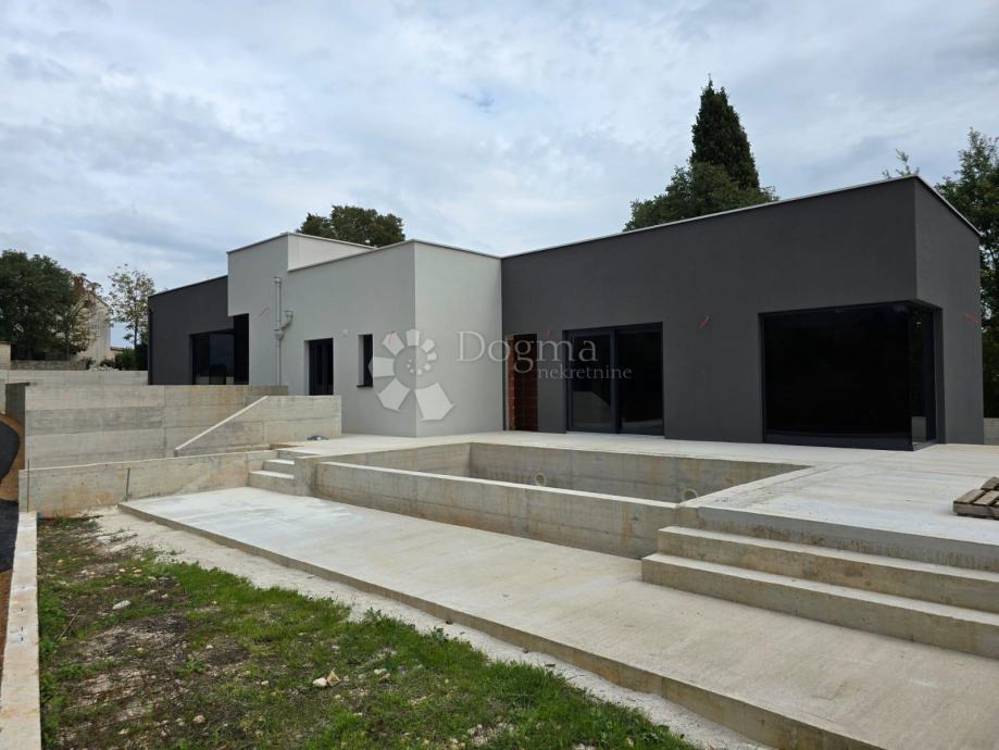 Dvojne kuće sa grijanim bazenima - Barban (prodaja)