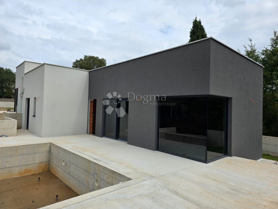 Dvojne kuće sa grijanim bazenima - Barban (prodaja)