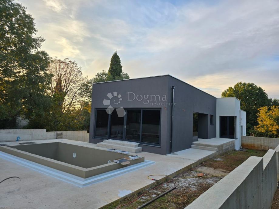 Dvojne kuće sa grijanim bazenima - Barban (prodaja)