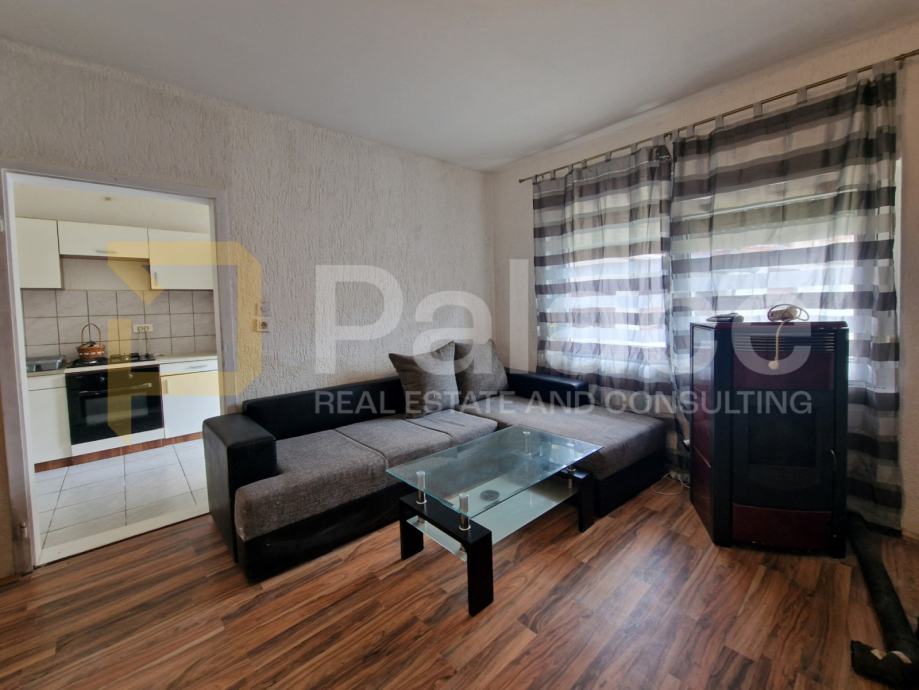 Dvosoban dvorišni stan, 35 m2, Donji grad (prodaja)