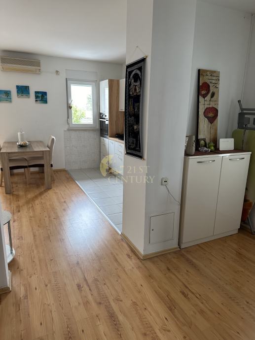 ***Dvosoban stan 72m2, samo u RUJNU*** (iznajmljivanje)