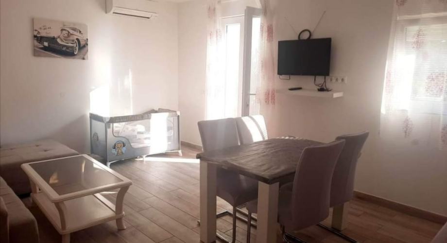 Dvosoban stan, Kaštel Gomilica (iznajmljivanje)