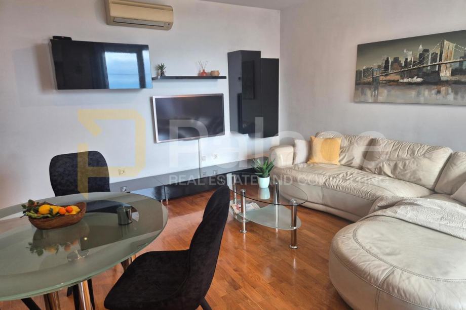 Dvosoban stan na Žnjanu s pogledom na more (prodaja)