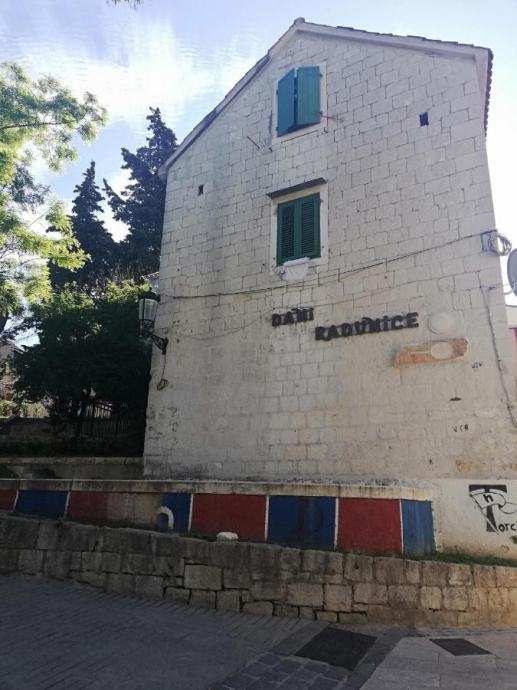 Dvosobni renovirani stan 40m2 – Radunica, Split (iznajmljivanje)