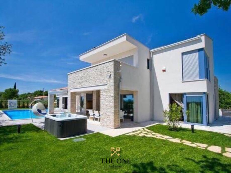 Ekskluzivna Vila S Bazenom (prodaja)