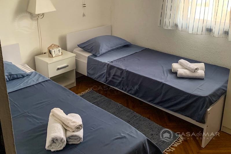 Fantastična prilika za turizam - Kuća sa 4 apartmana u blizini plaže ...