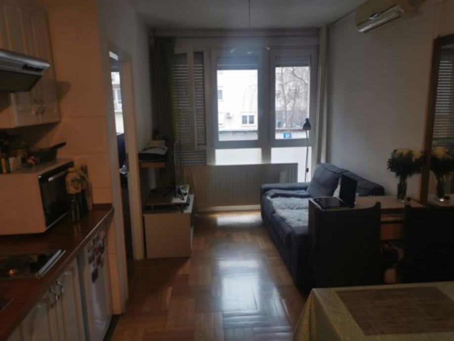 Funkcionalan manji stan ulica Grada Mainza 26 (prodaja)
