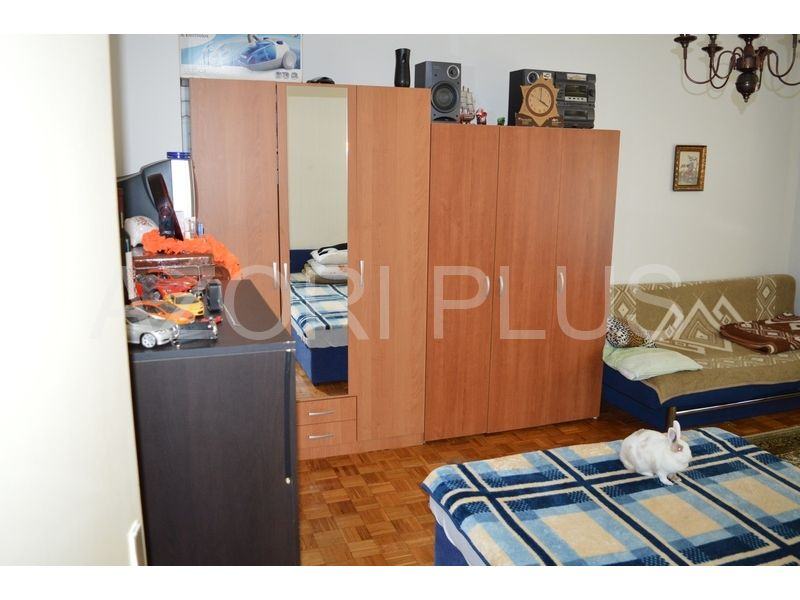 Gajnice-stan 50 m2 na 1. katu (prodaja)